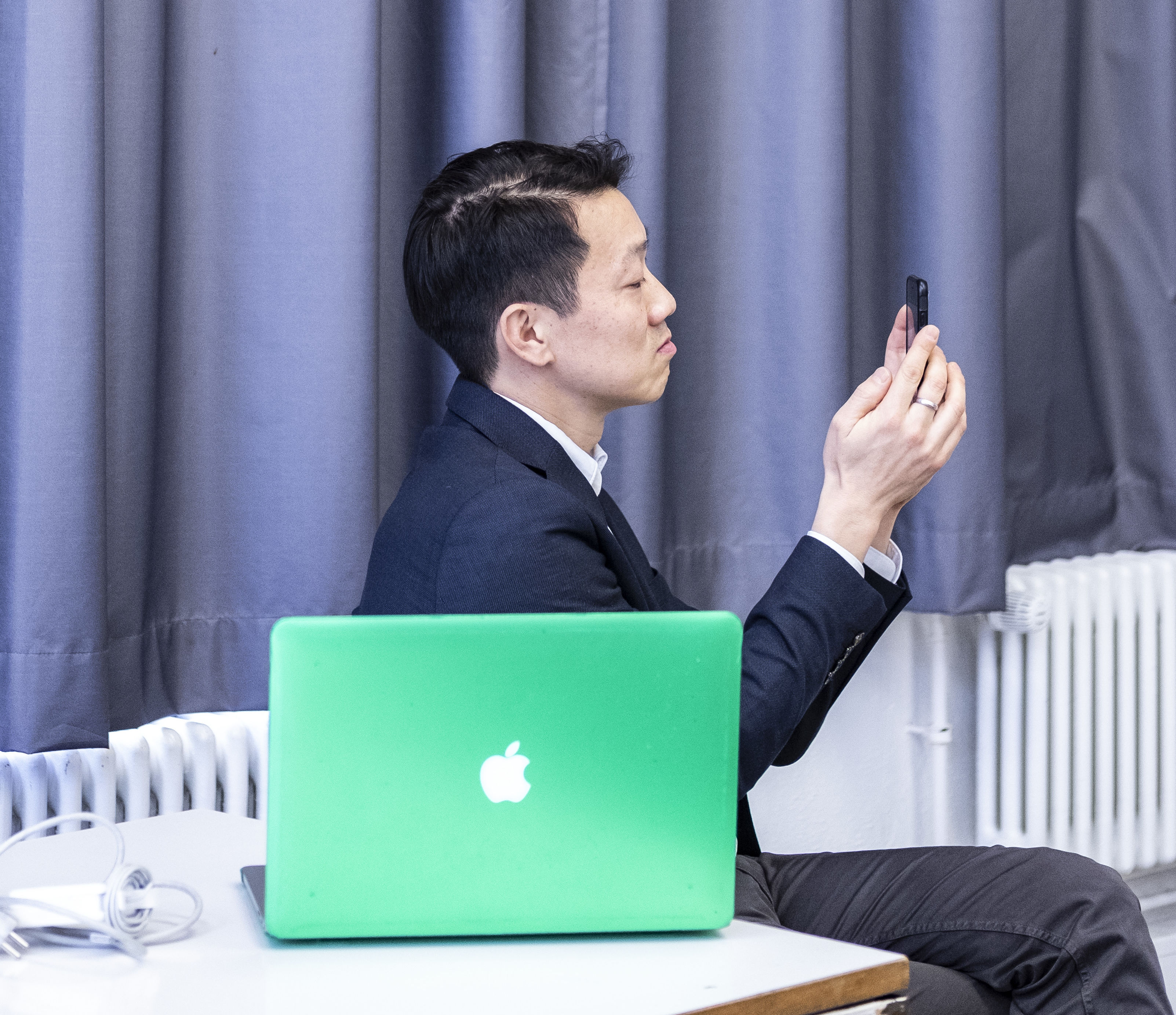 Prof. Kevin B. Lee at the exhibition “LiveInYourHead” in Geneva – Merz ...